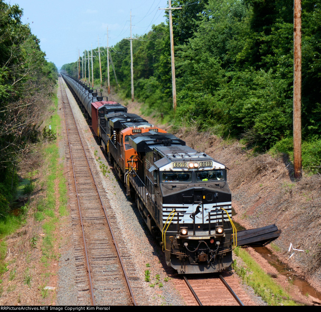 NS 8109 CSX Train K140 Crude Oil Loads